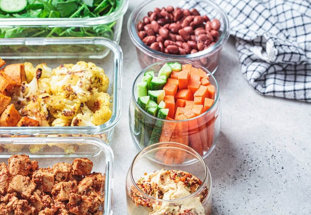 Easy Meal Prep Ideas for Students in Apartments | Zukin Realty